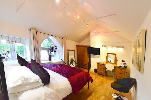 Carew castle serviced accommodation self catering cottage holiday ...